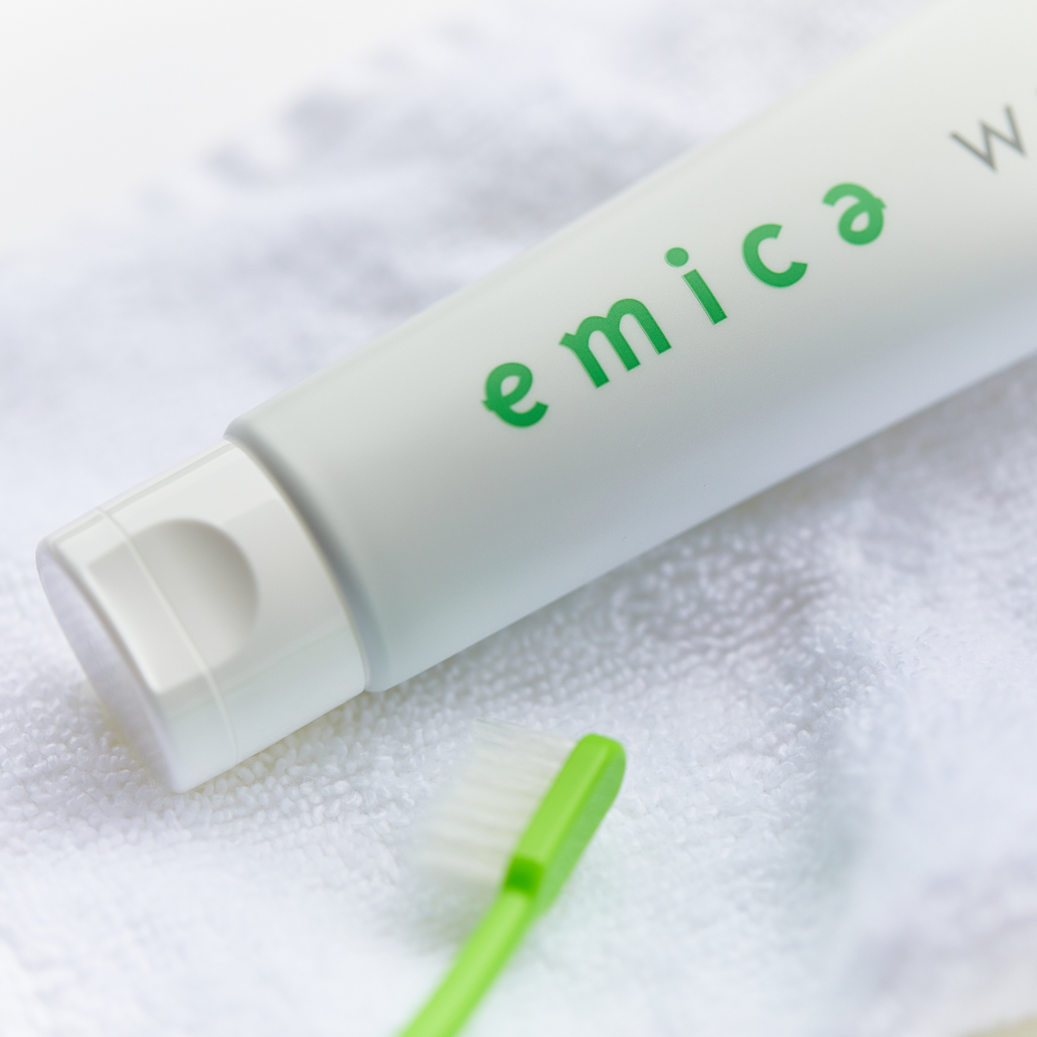 エヌエー・オンライン | ホワイトニング歯磨き粉「エミカ ホワイト（emica white）